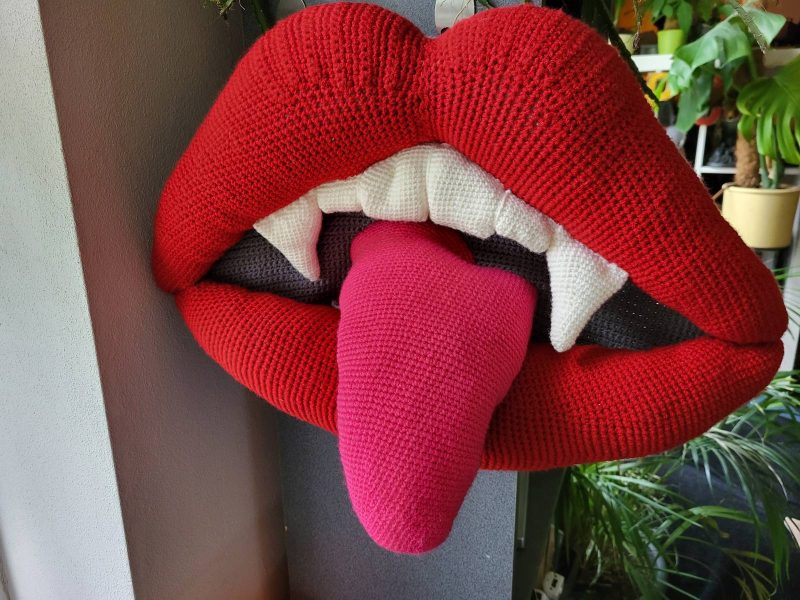 Passion Hot Lips Vampire Kiss Crochet Pattern | Cottontail & Whiskers