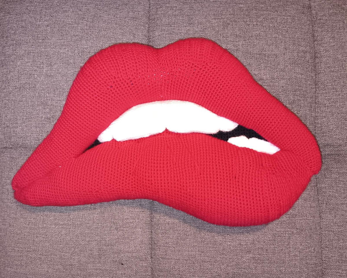 Rocky Horror Lips Crochet Pattern | Cottontail & Whiskers