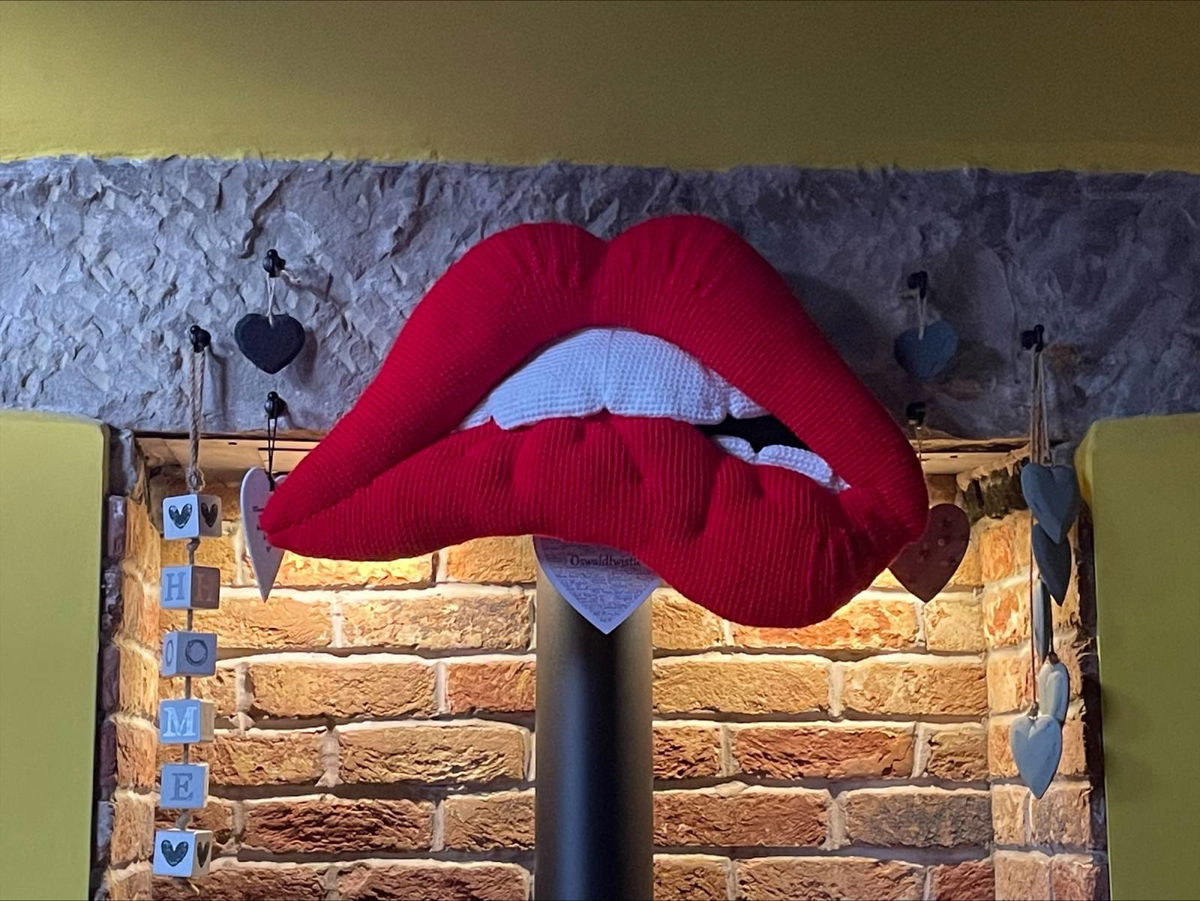 Rocky Horror Lips Crochet Pattern | Cottontail & Whiskers